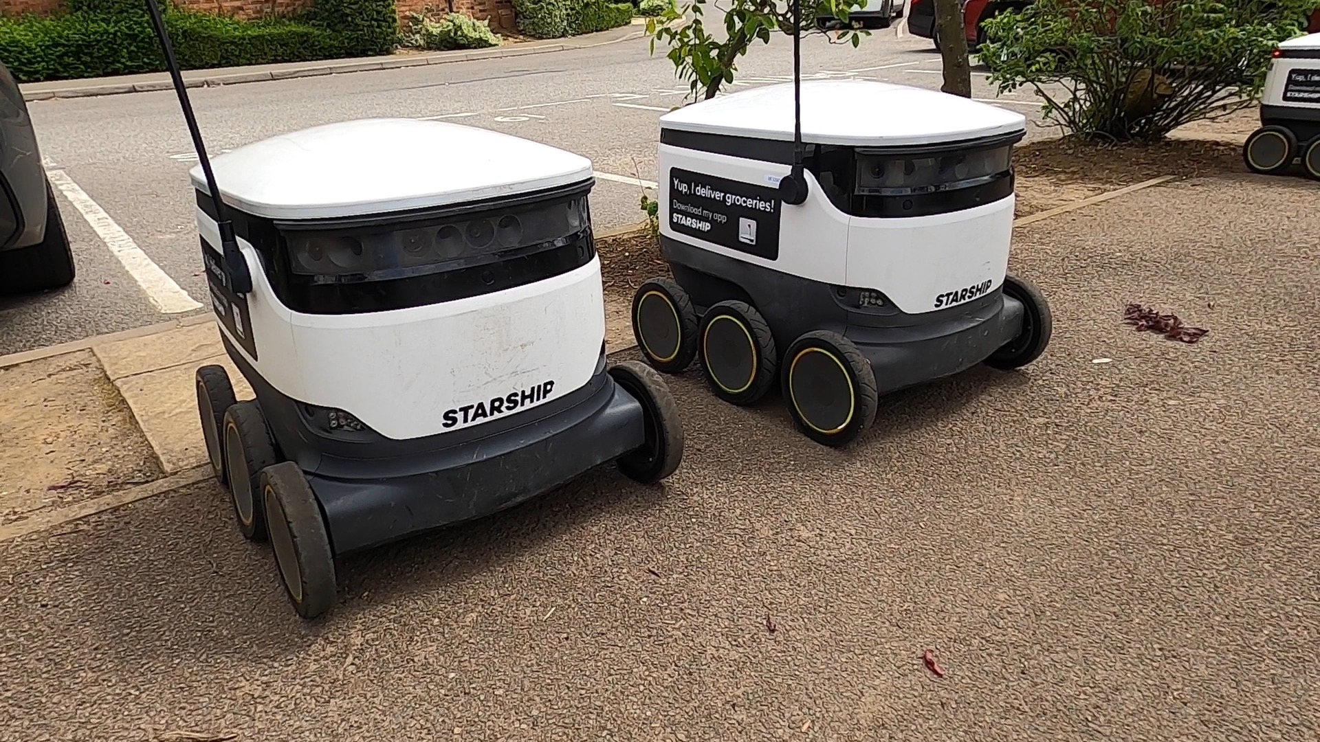 Starship Delivery Robots – carcadia